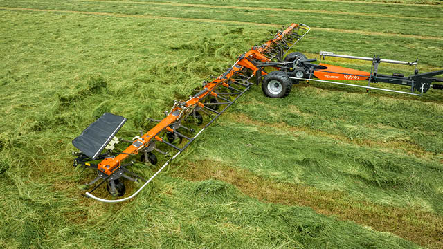 TE12000-TE14000 Series Tedders | Kubota Canada