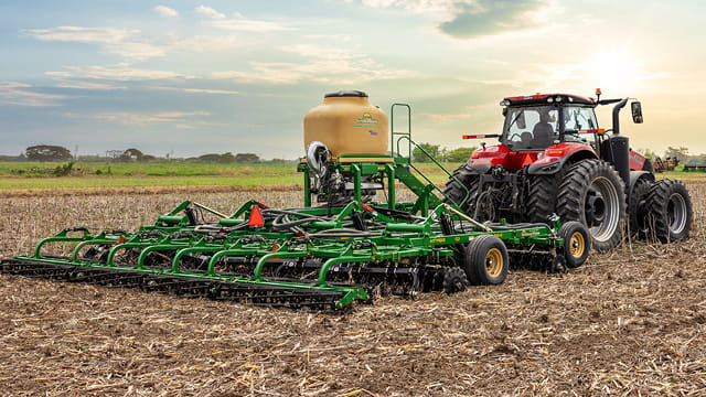 Great Plains Turbo-Seeder™ TS9100-Series | Kubota Canada